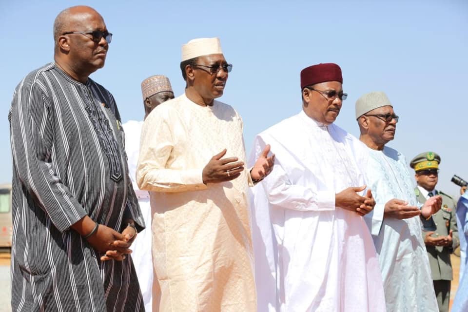 Niger: quatre présidents des pays du G5 Sahel rendent hommage aux ...