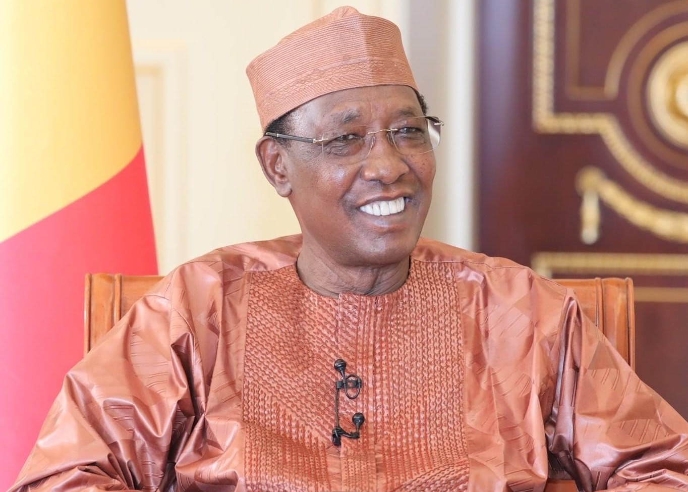 L'Organisation Mondiale pour la Paix décerne un Prix à Idriss Deby Itno ...